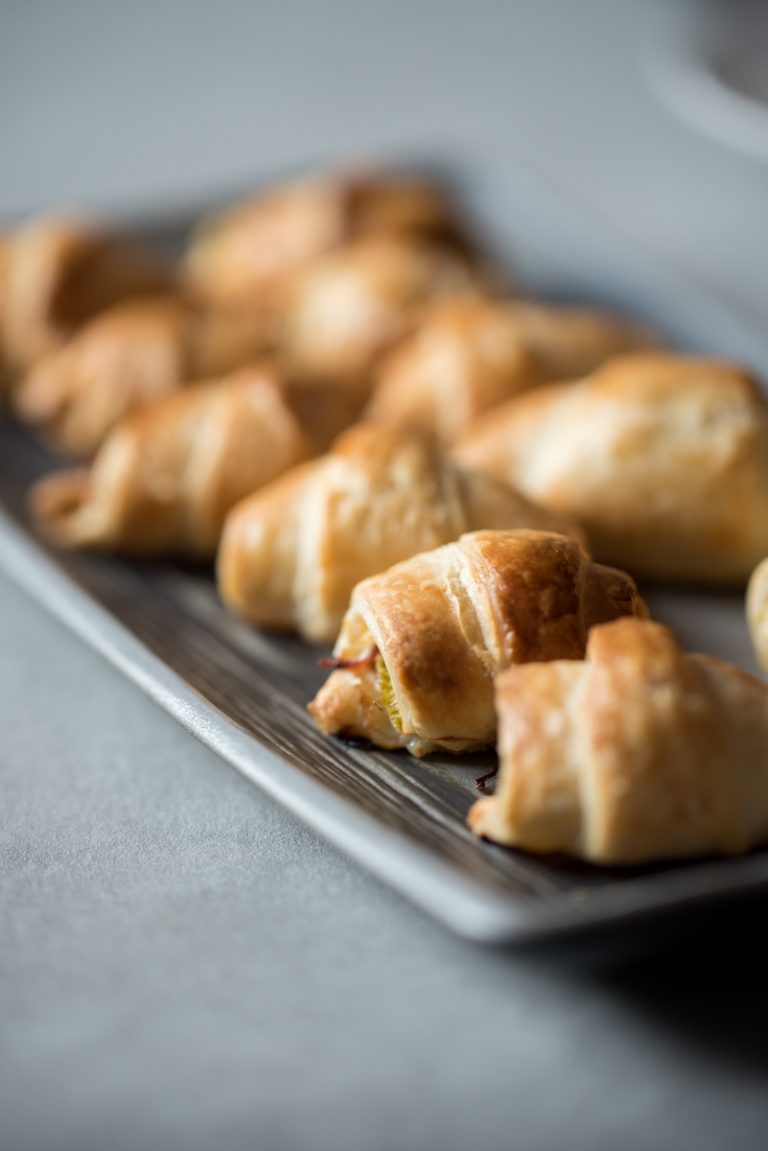Croissants apéritifs à la rhubarbe - Mes gougères aux épinards